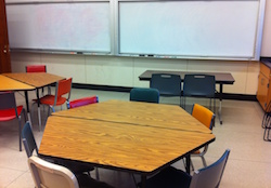 How do I design a SCALE-UP classroom?