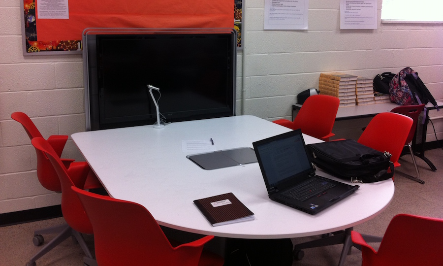 How do I design a SCALE-UP classroom?